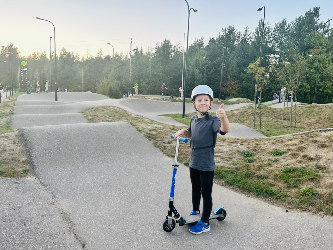 Žaidimų ir laisvalaikio erdvė prie prekybos ir paslaugų centro „ŽALI ...